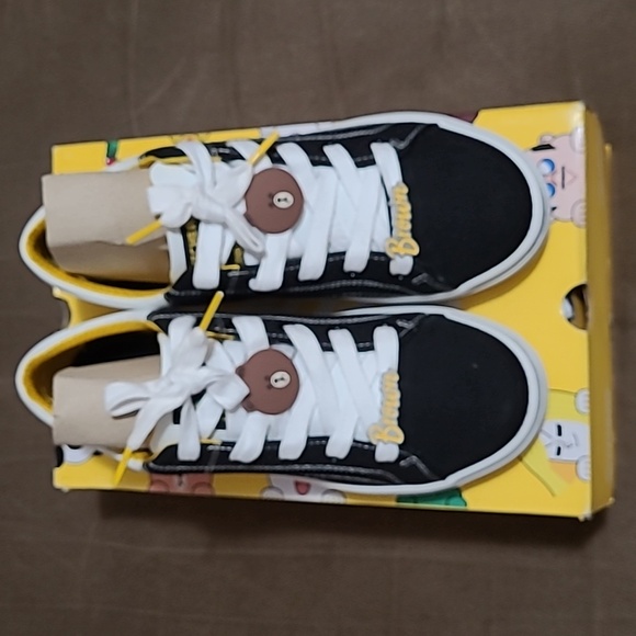 Skechers × Line Friends | Shoes | Line Friends X Skechers Shoes Size 9 ...